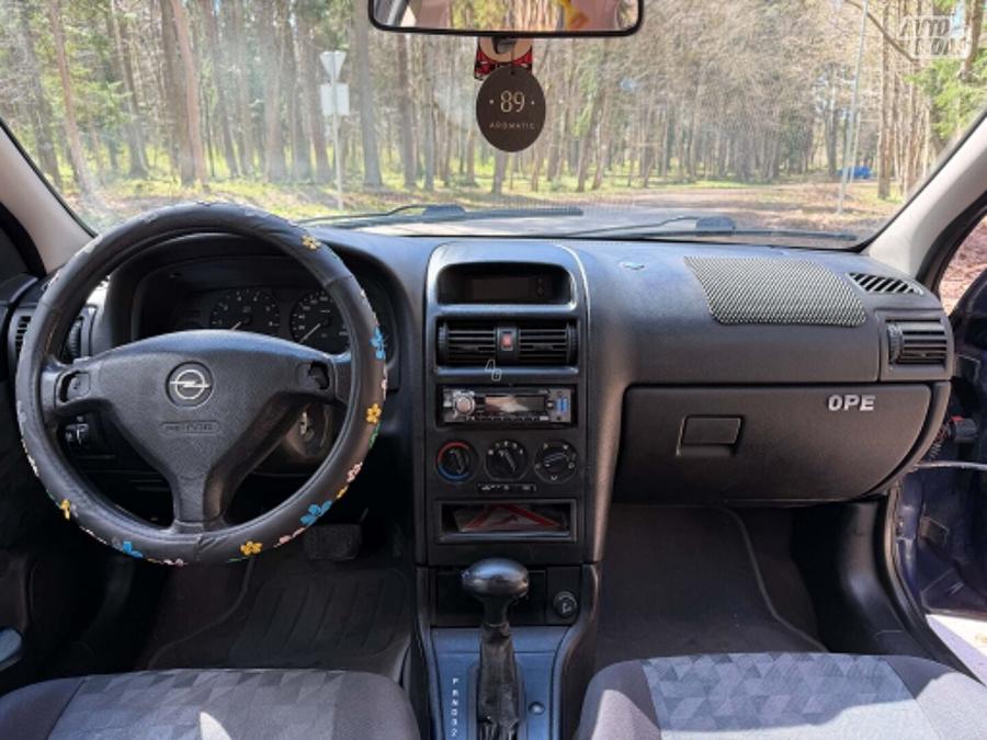 Blue Opel Astra 1998 in Vilnius, with an engine capacity of 1.60 L and mileage of 221 thousand km for 900 €, photo 11 on AUTOMOTO.COM.LV