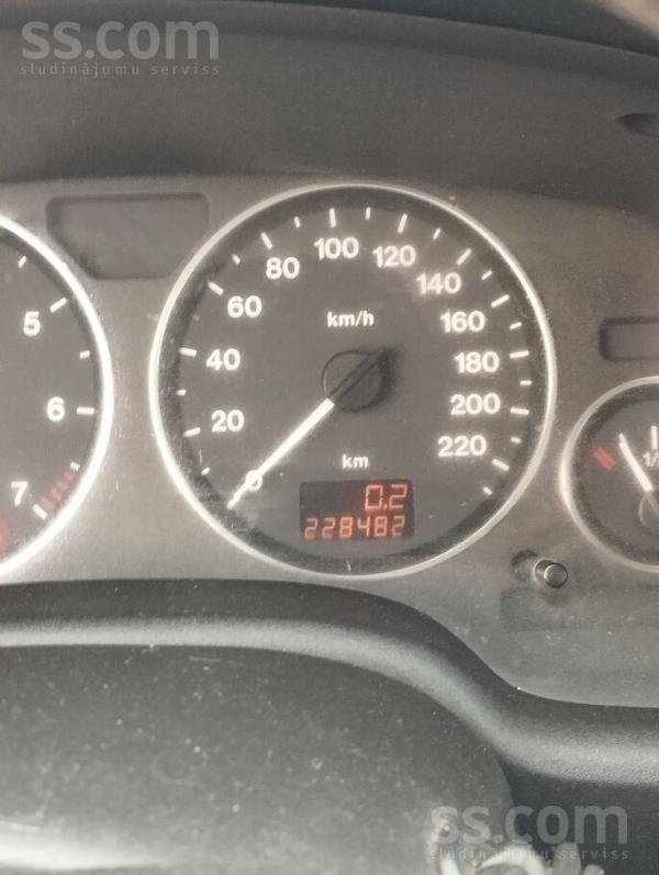 Blue Opel Astra 1998 in Saldus, with an engine capacity of 1.80 L and mileage of 229 thousand km for 750 €, photo 3 on AUTOMOTO.COM.LV