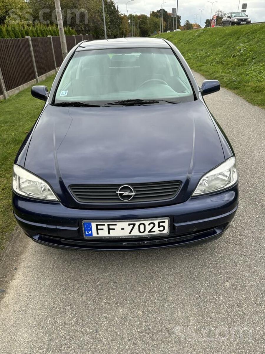Zils Opel Astra 1999 Ogre, ar dzinēja tilpumu 1.60 L un nobraukumu 145 tūkst. km par 700 €, foto 1 vietnē AUTOMOTO.COM.LV