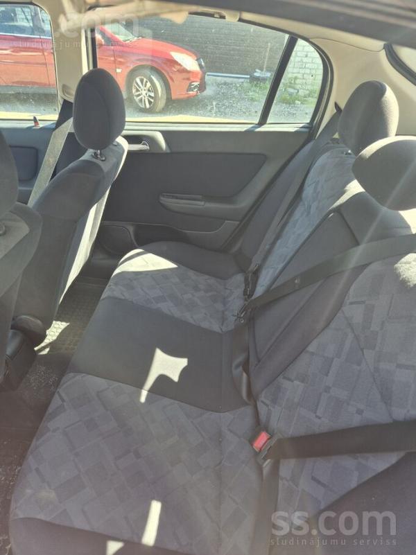 Zils Opel Astra 1999 Ludza, ar dzinēja tilpumu 1.60 L un nobraukumu 163 tūkst. km par 900 €, foto 3 vietnē AUTOMOTO.COM.LV