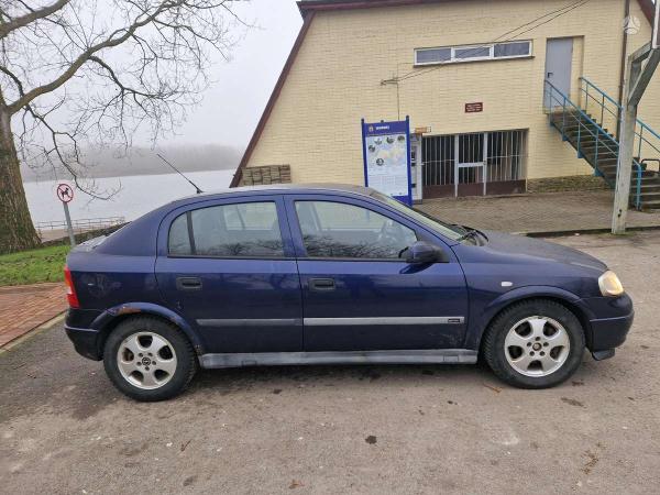 Blue Opel Astra 2000 in Skuodas, with an engine capacity of 2.00 L and mileage of 1 thousand km for 850 €, photo 5 on AUTOMOTO.COM.LV