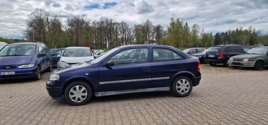 Blue Opel Astra 2000 in Valmiera, with an engine capacity of 1.60 L and mileage of 296 thousand km for 870 €, photo 6 on AUTOMOTO.COM.LV