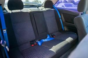 Blue Opel Astra 2000 in Liepaja, with an engine capacity of 2.00 L and mileage of 304 thousand km for 2850 €, photo 12 on AUTOMOTO.COM.LV