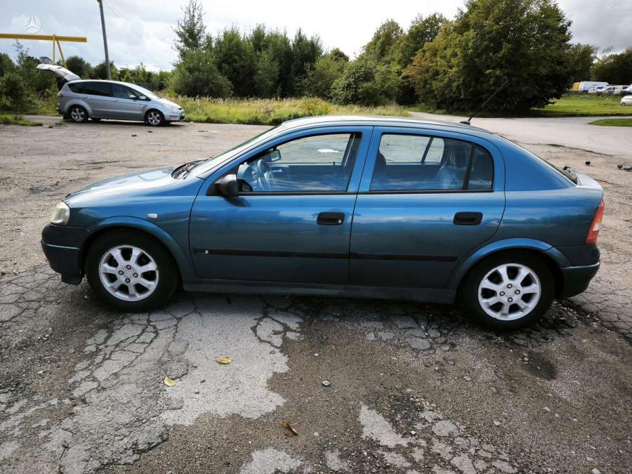 Blue Opel Astra 2000 in Siauliai, with an engine capacity of 1.60 L and mileage of 208 thousand km for 550 €, photo 4 on AUTOMOTO.COM.LV