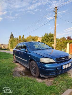 Blue Opel Astra 2000 in Kaunas, with an engine capacity of 2.00 L and mileage of 324 thousand km for 270 €, photo 3 on AUTOMOTO.COM.LV