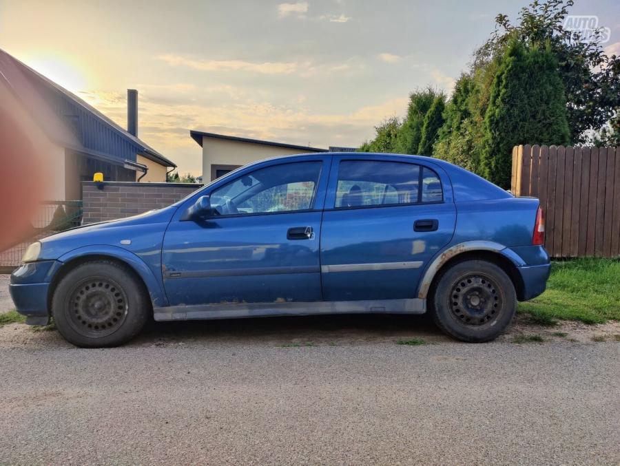 Blue Opel Astra 2000 in Kaunas, with an engine capacity of 2.00 L and mileage of 324 thousand km for 270 €, photo 4 on AUTOMOTO.COM.LV
