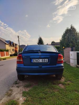 Blue Opel Astra 2000 in Kaunas, with an engine capacity of 2.00 L and mileage of 324 thousand km for 270 €, photo 6 on AUTOMOTO.COM.LV