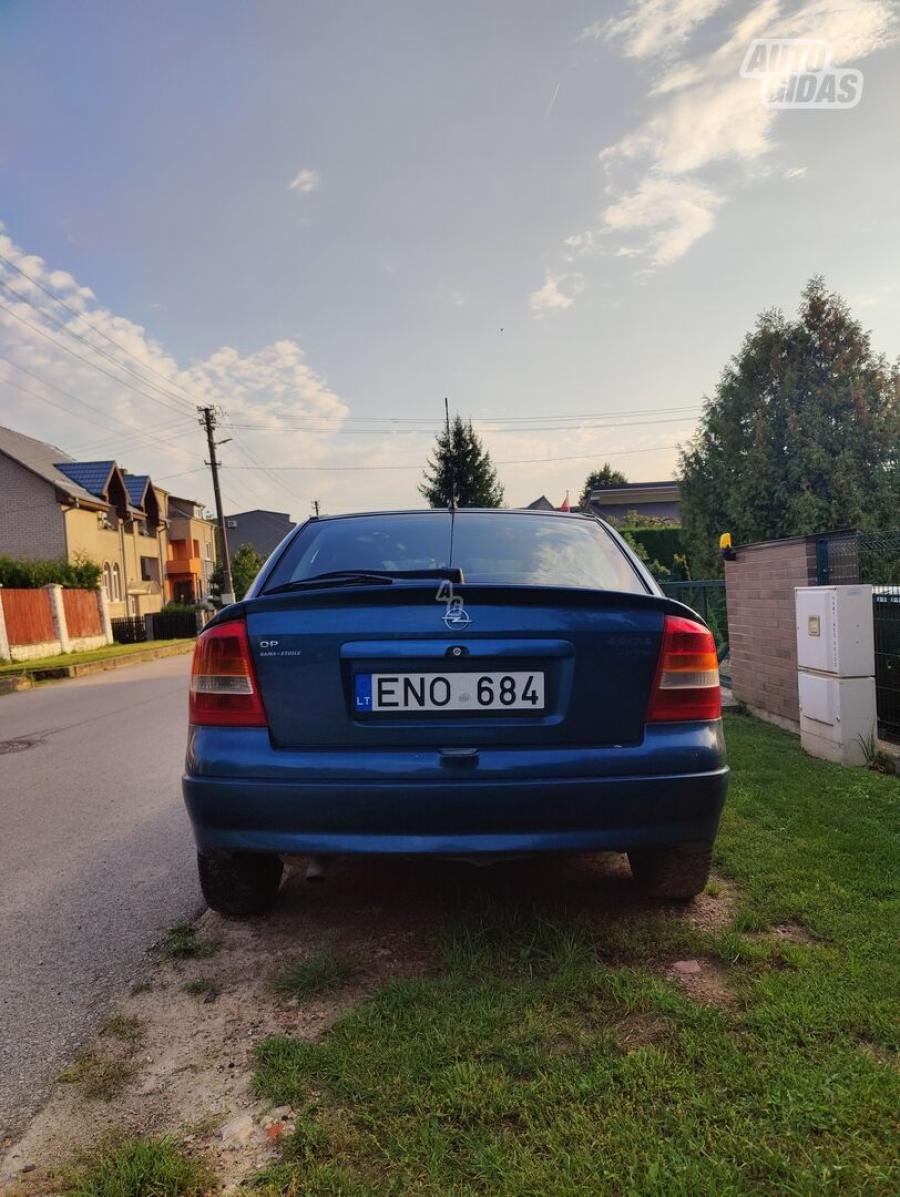 Blue Opel Astra 2000 in Kaunas, with an engine capacity of 2.00 L and mileage of 324 thousand km for 270 €, photo 6 on AUTOMOTO.COM.LV