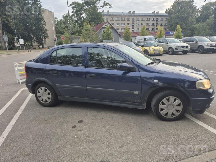 Zils Opel Astra 2001 Rīga, ar dzinēja tilpumu 1.60 L un nobraukumu 241 tūkst. km par 990 €, foto 1 vietnē AUTOMOTO.COM.LV
