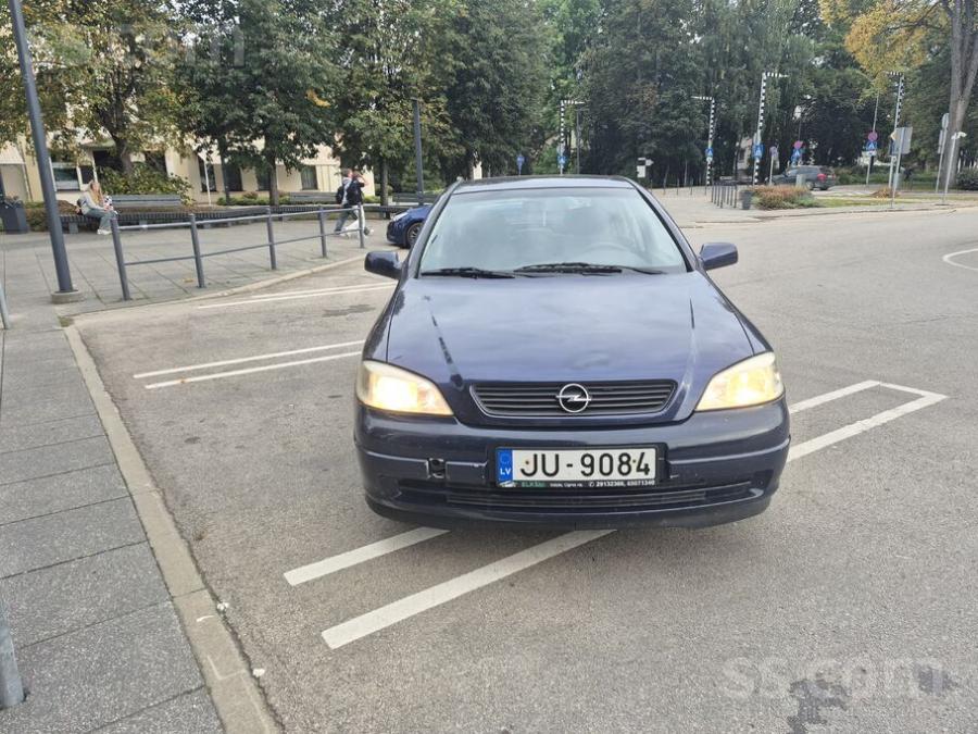 Zils Opel Astra 2001 Rīga, ar dzinēja tilpumu 1.60 L un nobraukumu 241 tūkst. km par 990 €, foto 4 vietnē AUTOMOTO.COM.LV