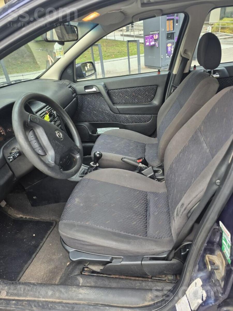 Zils Opel Astra 2001 Rīga, ar dzinēja tilpumu 1.60 L un nobraukumu 241 tūkst. km par 990 €, foto 12 vietnē AUTOMOTO.COM.LV