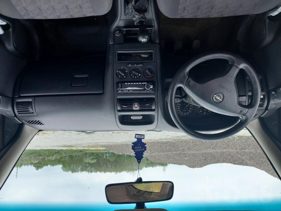 Blue Opel Astra 2002 in Paide, with an engine capacity of 2.00 L and mileage of 0 thousand km for 700 €, photo 6 on AUTOMOTO.COM.LV