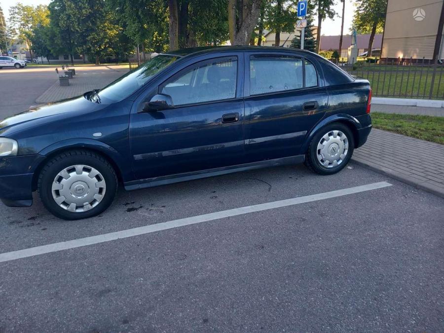 Blue Opel Astra 2002 in Kazlu Ruda, with an engine capacity of 1.69 L and mileage of 326 thousand km for 650 €, photo 3 on AUTOMOTO.COM.LV