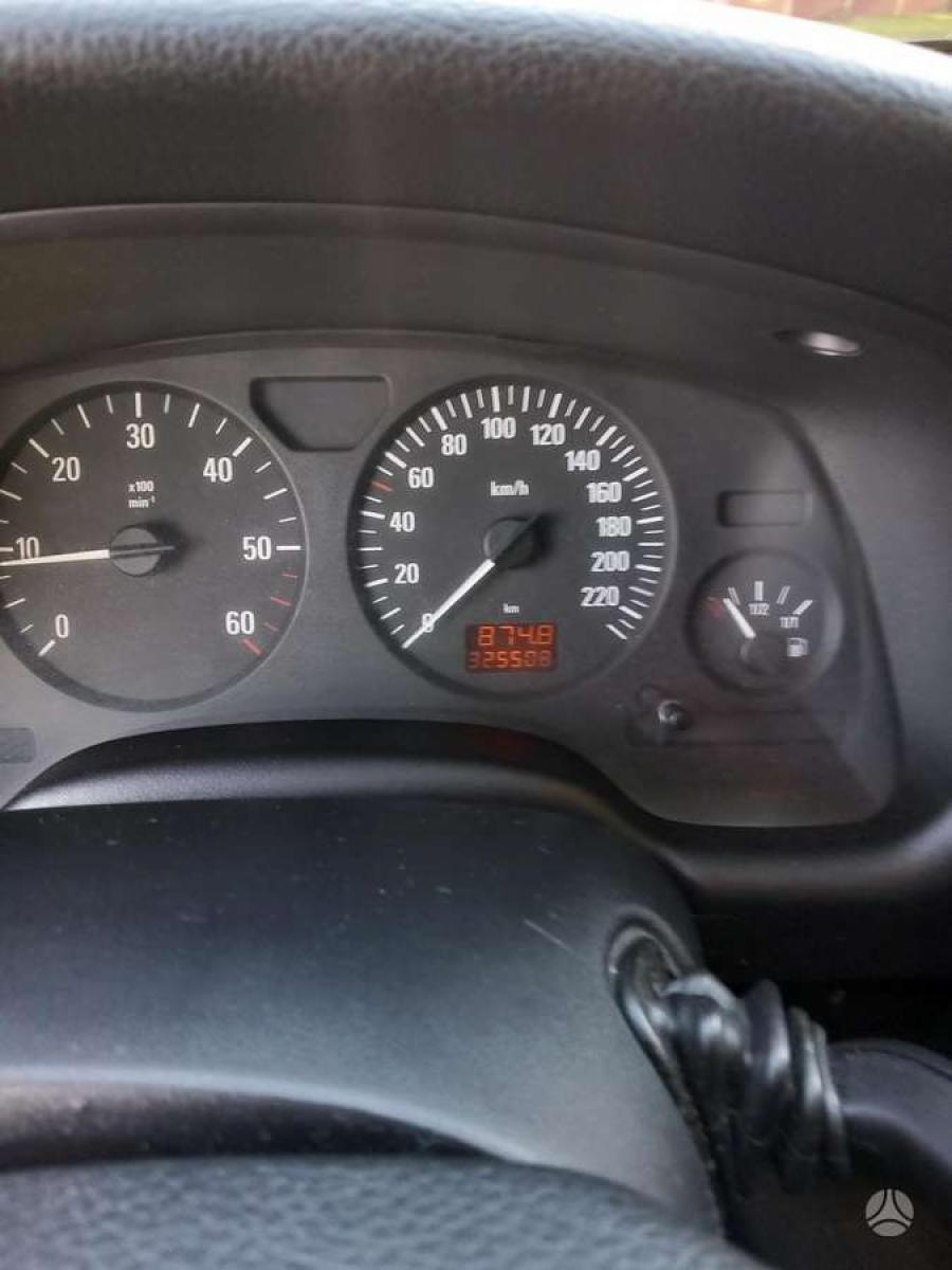 Blue Opel Astra 2002 in Kazlu Ruda, with an engine capacity of 1.69 L and mileage of 326 thousand km for 650 €, photo 8 on AUTOMOTO.COM.LV