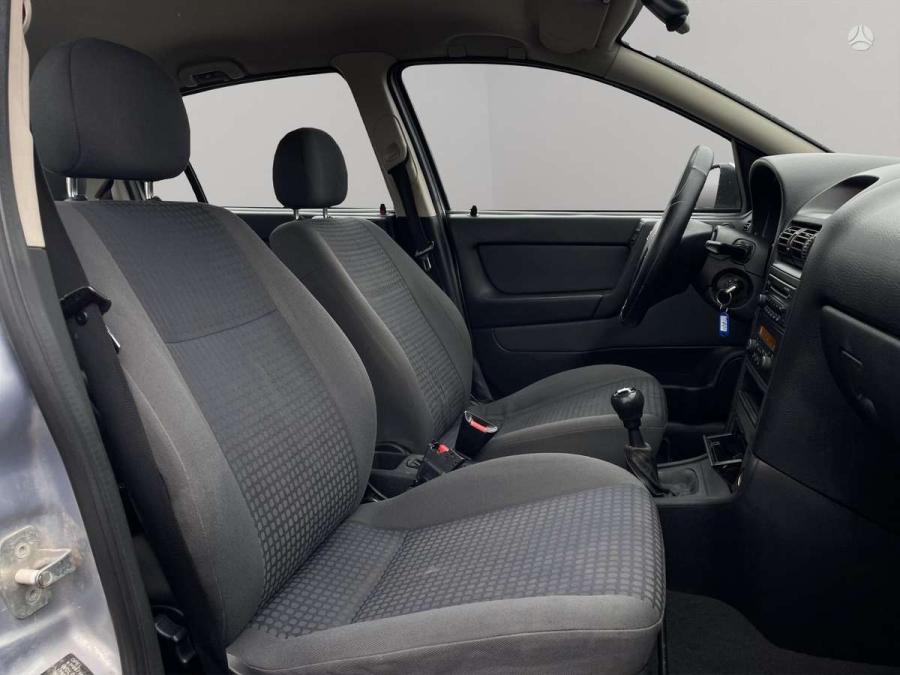 Zils Opel Astra 2002 Klaipėda, ar dzinēja tilpumu 2.00 L un nobraukumu 370 tūkst. km par 499 €, foto 9 vietnē AUTOMOTO.COM.LV