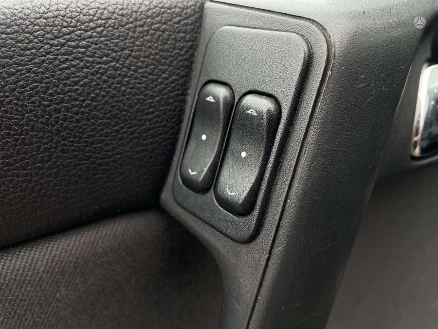Zils Opel Astra 2002 Klaipėda, ar dzinēja tilpumu 2.00 L un nobraukumu 370 tūkst. km par 499 €, foto 14 vietnē AUTOMOTO.COM.LV