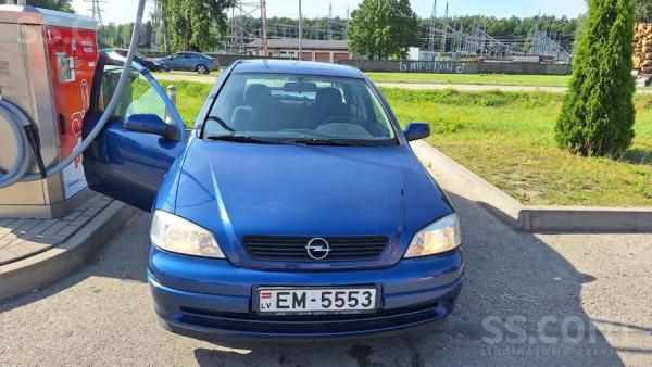 Blue Opel Astra 2002 in Riga, with an engine capacity of 1.60 L and mileage of 190 thousand km for 1100 €, photo 1 on AUTOMOTO.COM.LV