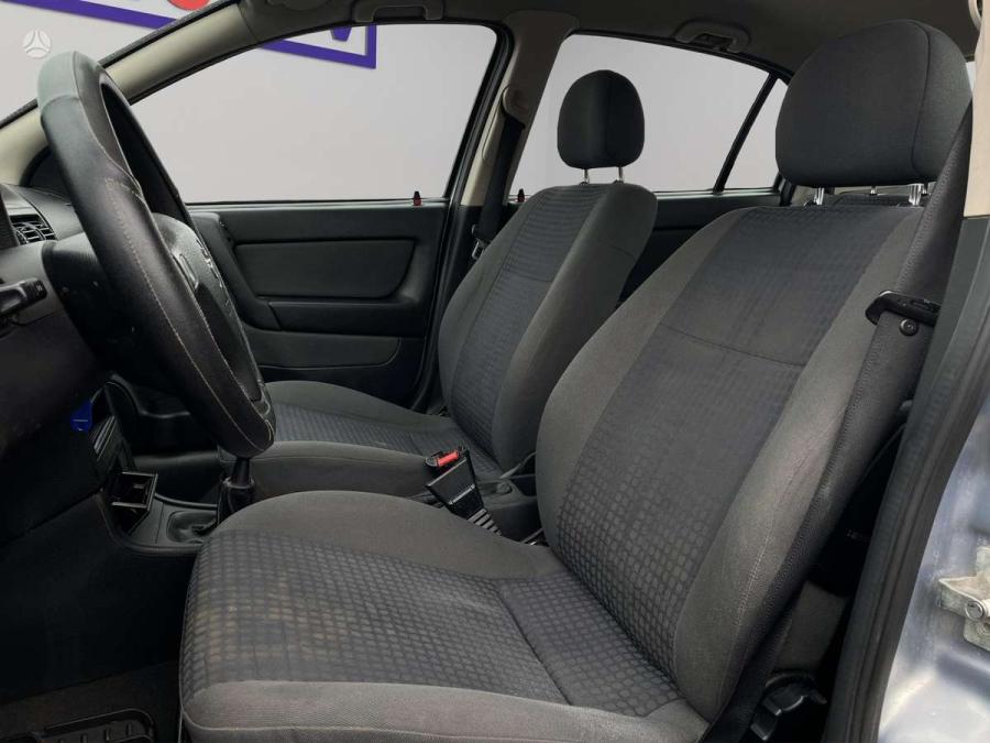 Zils Opel Astra 2002 Klaipėda, ar dzinēja tilpumu 2.00 L un nobraukumu 370 tūkst. km par 499 €, foto 15 vietnē AUTOMOTO.COM.LV