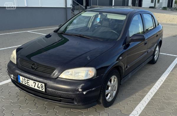 Zils Opel Astra 2003 Viļņa, ar dzinēja tilpumu 1.60 L un nobraukumu 240 tūkst. km par 900 €, foto 1 vietnē AUTOMOTO.COM.LV