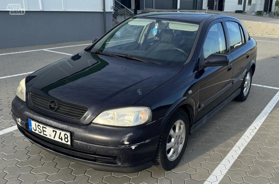 Blue Opel Astra 2003 in Vilnius, with an engine capacity of 1.60 L and mileage of 240 thousand km for 900 €, photo 1 on AUTOMOTO.COM.LV