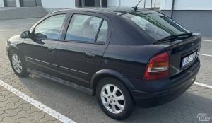 Blue Opel Astra 2003 in Vilnius, with an engine capacity of 1.60 L and mileage of 240 thousand km for 900 €, photo 5 on AUTOMOTO.COM.LV