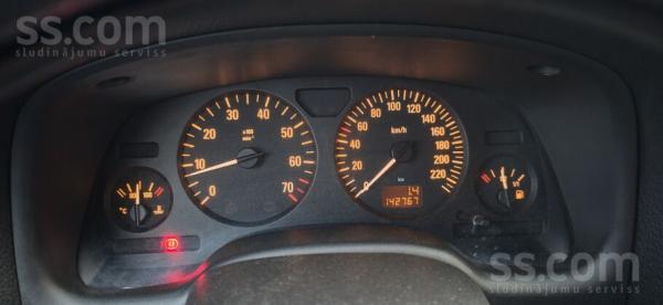 Zils Opel Astra 2003 Rīga, ar dzinēja tilpumu 1.40 L un nobraukumu 143 tūkst. km par 1500 €, foto 4 vietnē AUTOMOTO.COM.LV