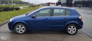 Blue Opel Astra 2004 in Kaunas, with an engine capacity of 1.70 L and mileage of 257 thousand km for 1600 €, photo 2 on AUTOMOTO.COM.LV