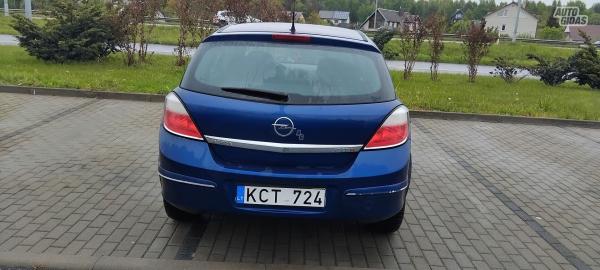 Blue Opel Astra 2004 in Kaunas, with an engine capacity of 1.70 L and mileage of 257 thousand km for 1600 €, photo 6 on AUTOMOTO.COM.LV