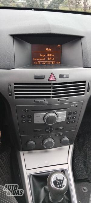 Blue Opel Astra 2004 in Kaunas, with an engine capacity of 1.70 L and mileage of 257 thousand km for 1600 €, photo 11 on AUTOMOTO.COM.LV