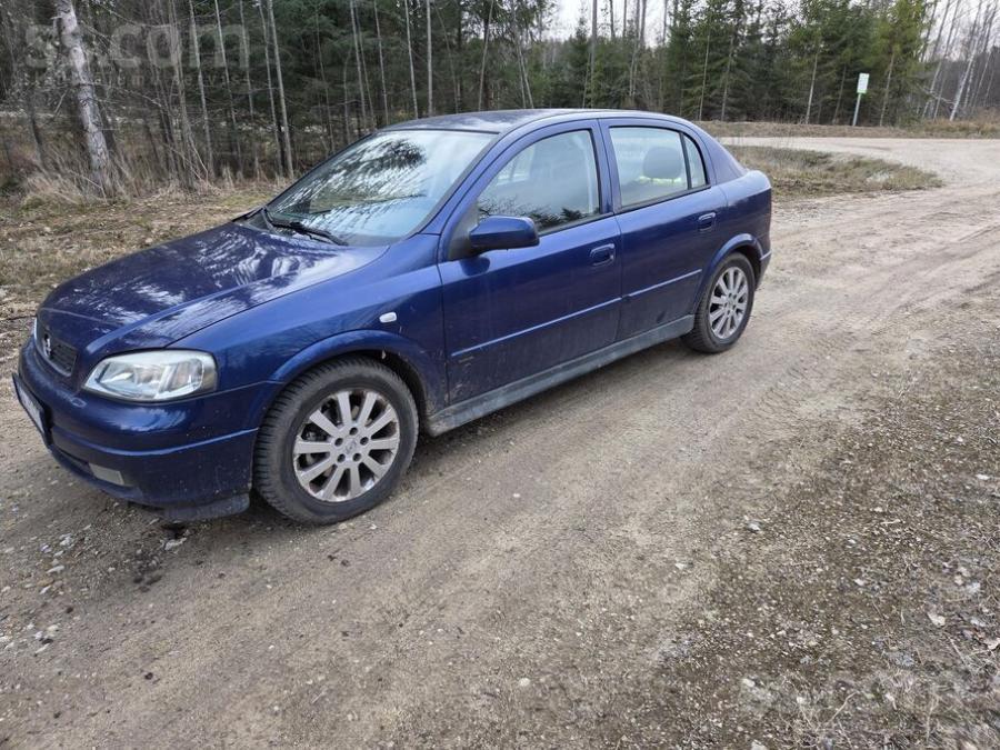 Blue Opel Astra 2004 in Valka, with an engine capacity of 2.20 L and mileage of 202 thousand km for 1700 €, photo 3 on AUTOMOTO.COM.LV