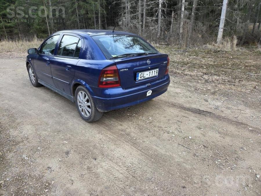 Blue Opel Astra 2004 in Valka, with an engine capacity of 2.20 L and mileage of 202 thousand km for 1700 €, photo 4 on AUTOMOTO.COM.LV