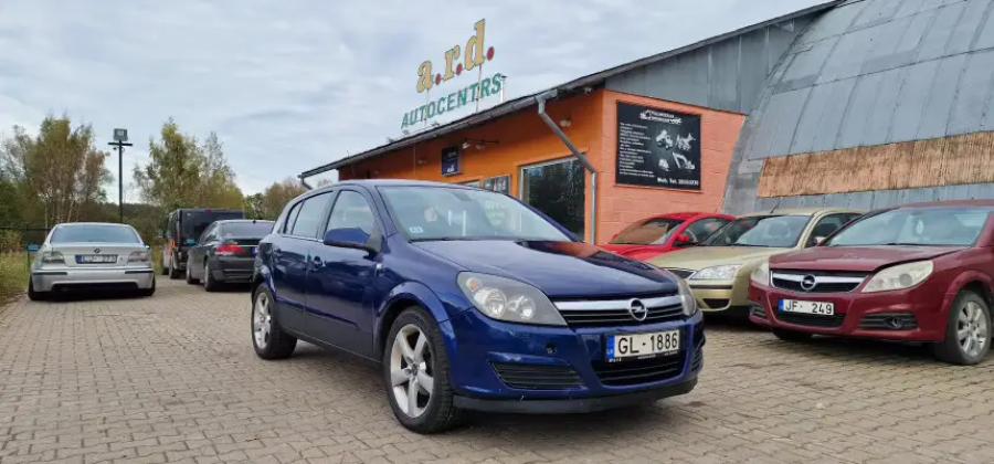 Blue Opel Astra 2004 in Valmiera, with an engine capacity of 1.70 L and mileage of 362 thousand km for 1200 €, photo 1 on AUTOMOTO.COM.LV