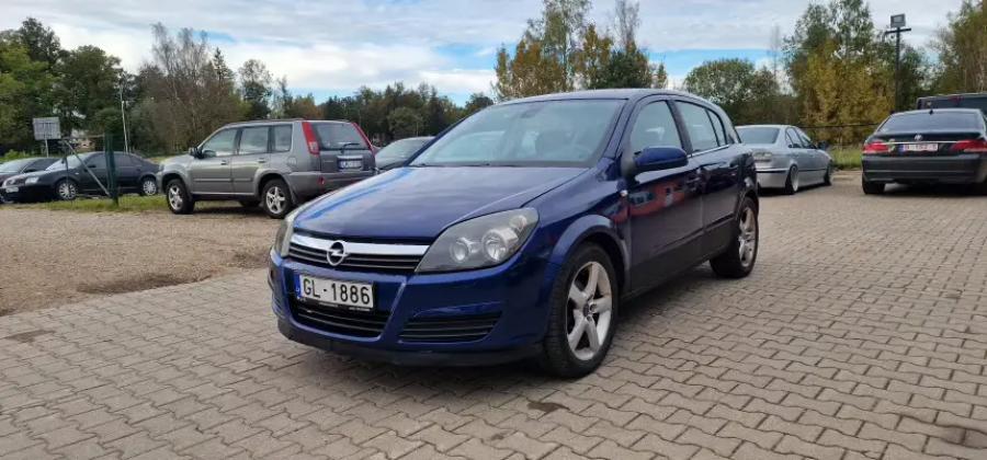 Blue Opel Astra 2004 in Valmiera, with an engine capacity of 1.70 L and mileage of 362 thousand km for 1200 €, photo 5 on AUTOMOTO.COM.LV