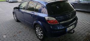 Blue Opel Astra 2004 in Vilnius, with an engine capacity of 1.60 L and mileage of 268 thousand km for 900 €, photo 4 on AUTOMOTO.COM.LV