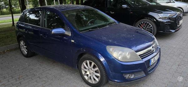 Blue Opel Astra 2004 in Vilnius, with an engine capacity of 1.60 L and mileage of 268 thousand km for 900 €, photo 4 on AUTOMOTO.COM.LV
