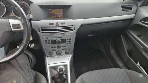 Zils Opel Astra 2004 Viļņa, ar dzinēja tilpumu 1.69 L un nobraukumu 235 tūkst. km par 800 €, foto 9 vietnē AUTOMOTO.COM.LV