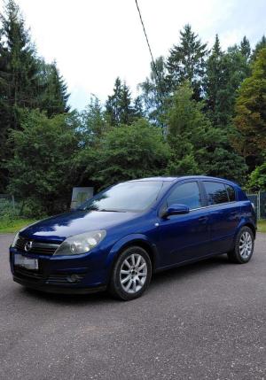 Zils Opel Astra 2004 Viļņa, ar dzinēja tilpumu 1.60 L un nobraukumu 269 tūkst. km par 1500 €, foto  vietnē AUTOMOTO.COM.LV