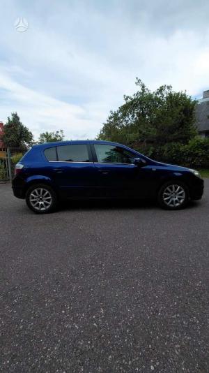 Zils Opel Astra 2004 Viļņa, ar dzinēja tilpumu 1.60 L un nobraukumu 269 tūkst. km par 1500 €, foto 9 vietnē AUTOMOTO.COM.LV