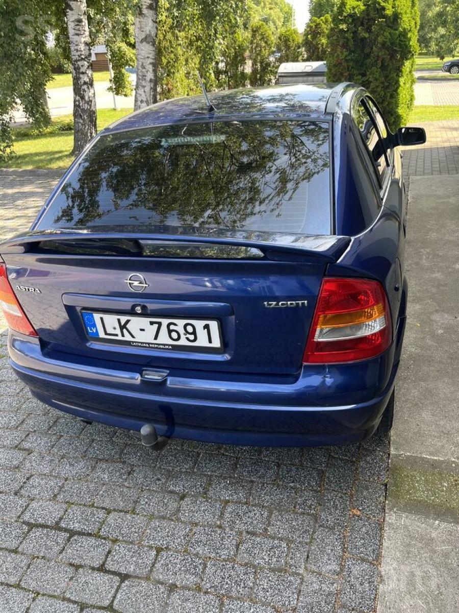 Blue Opel Astra 2004 in Ventspils, with an engine capacity of 1.70 L and mileage of 291 thousand km for 1600 €, photo 1 on AUTOMOTO.COM.LV