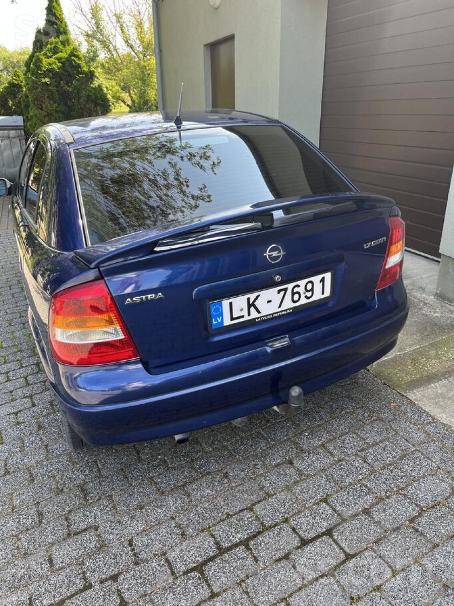 Blue Opel Astra 2004 in Ventspils, with an engine capacity of 1.70 L and mileage of 291 thousand km for 1600 €, photo 5 on AUTOMOTO.COM.LV