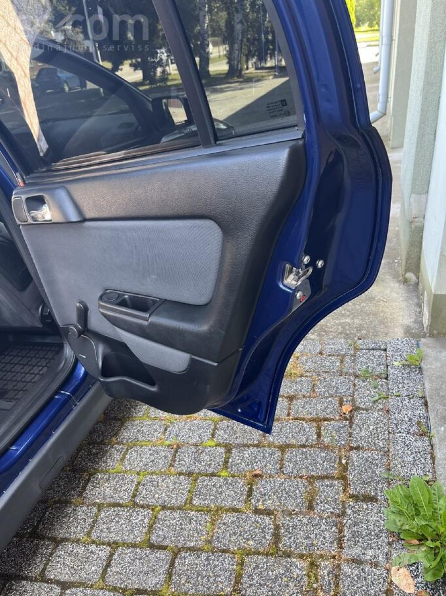 Blue Opel Astra 2004 in Ventspils, with an engine capacity of 1.70 L and mileage of 291 thousand km for 1600 €, photo 9 on AUTOMOTO.COM.LV