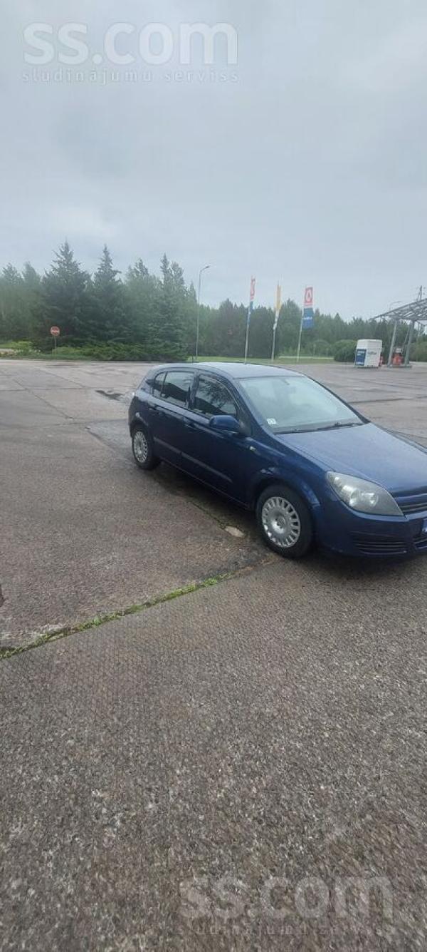 Blue Opel Astra 2005 in Ogre, with an engine capacity of 1.60 L and mileage of 200 thousand km for 1100 €, photo 2 on AUTOMOTO.COM.LV