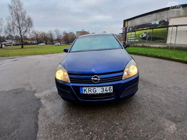 Blue Opel Astra 2005 in Silute, with an engine capacity of 1.70 L and mileage of 393 thousand km for 990 €, photo 5 on AUTOMOTO.COM.LV