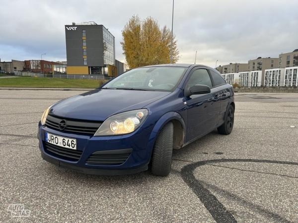 Blue Opel Astra 2005 in Taurage, with an engine capacity of 1.70 L and mileage of 250 thousand km for 900 €, photo 1 on AUTOMOTO.COM.LV