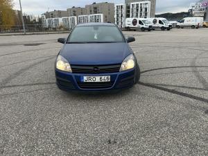 Blue Opel Astra 2005 in Taurage, with an engine capacity of 1.70 L and mileage of 250 thousand km for 900 €, photo 2 on AUTOMOTO.COM.LV