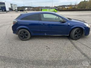 Blue Opel Astra 2005 in Taurage, with an engine capacity of 1.70 L and mileage of 250 thousand km for 900 €, photo 4 on AUTOMOTO.COM.LV