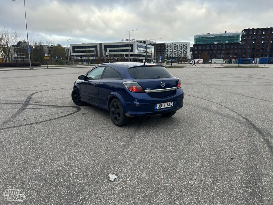 Blue Opel Astra 2005 in Taurage, with an engine capacity of 1.70 L and mileage of 250 thousand km for 900 €, photo 7 on AUTOMOTO.COM.LV