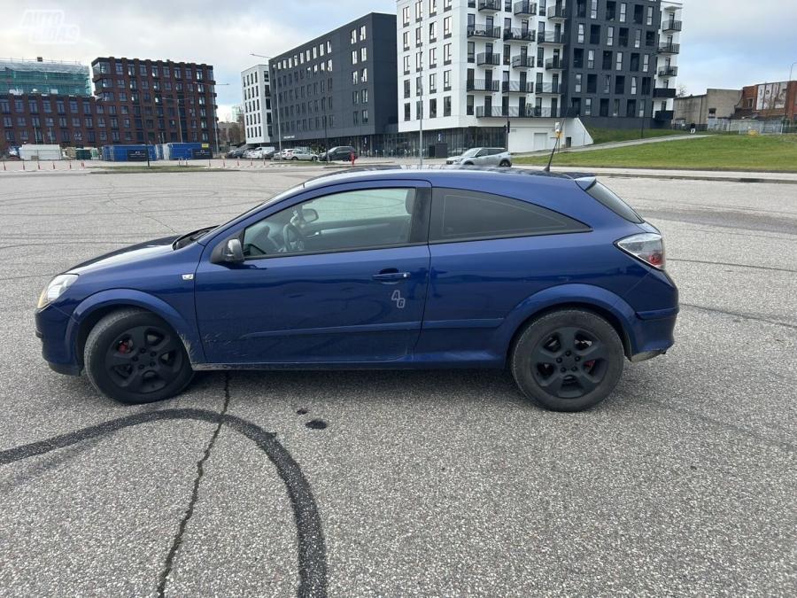 Blue Opel Astra 2005 in Taurage, with an engine capacity of 1.70 L and mileage of 250 thousand km for 900 €, photo 8 on AUTOMOTO.COM.LV