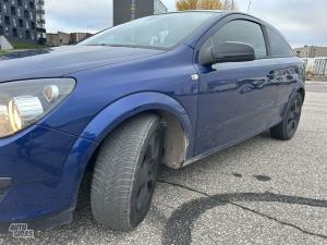 Blue Opel Astra 2005 in Taurage, with an engine capacity of 1.70 L and mileage of 250 thousand km for 900 €, photo 10 on AUTOMOTO.COM.LV