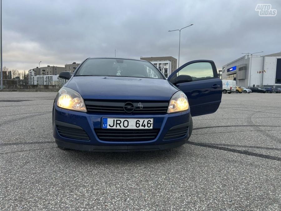 Blue Opel Astra 2005 in Taurage, with an engine capacity of 1.70 L and mileage of 250 thousand km for 900 €, photo 12 on AUTOMOTO.COM.LV